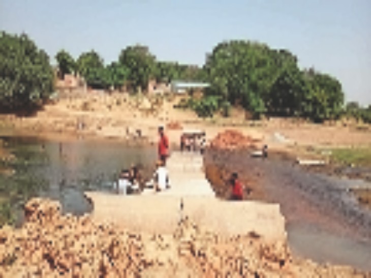 Chhalka bridge being built on Durgavati river | लोगों को होगी सुविधा ...