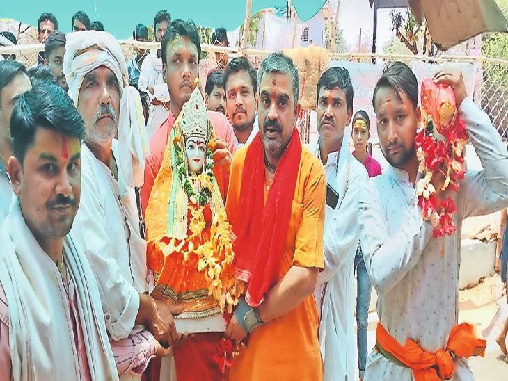 Today the idol of Mother Parvati will be consecrated in the Shiva ...