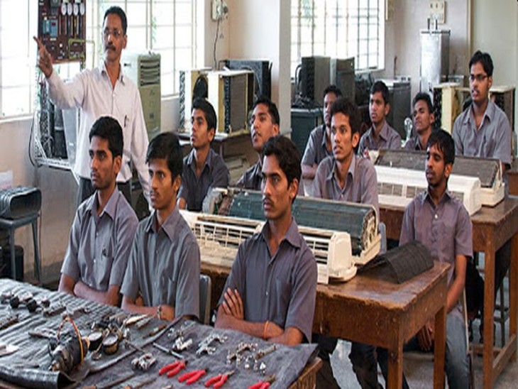 Admission started in ITI, family will not get without ID card | 10वीं ...