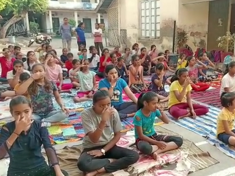 Kids sweating it out at the 27th Summer Sports Camp | छुट्टी के दिनों ...