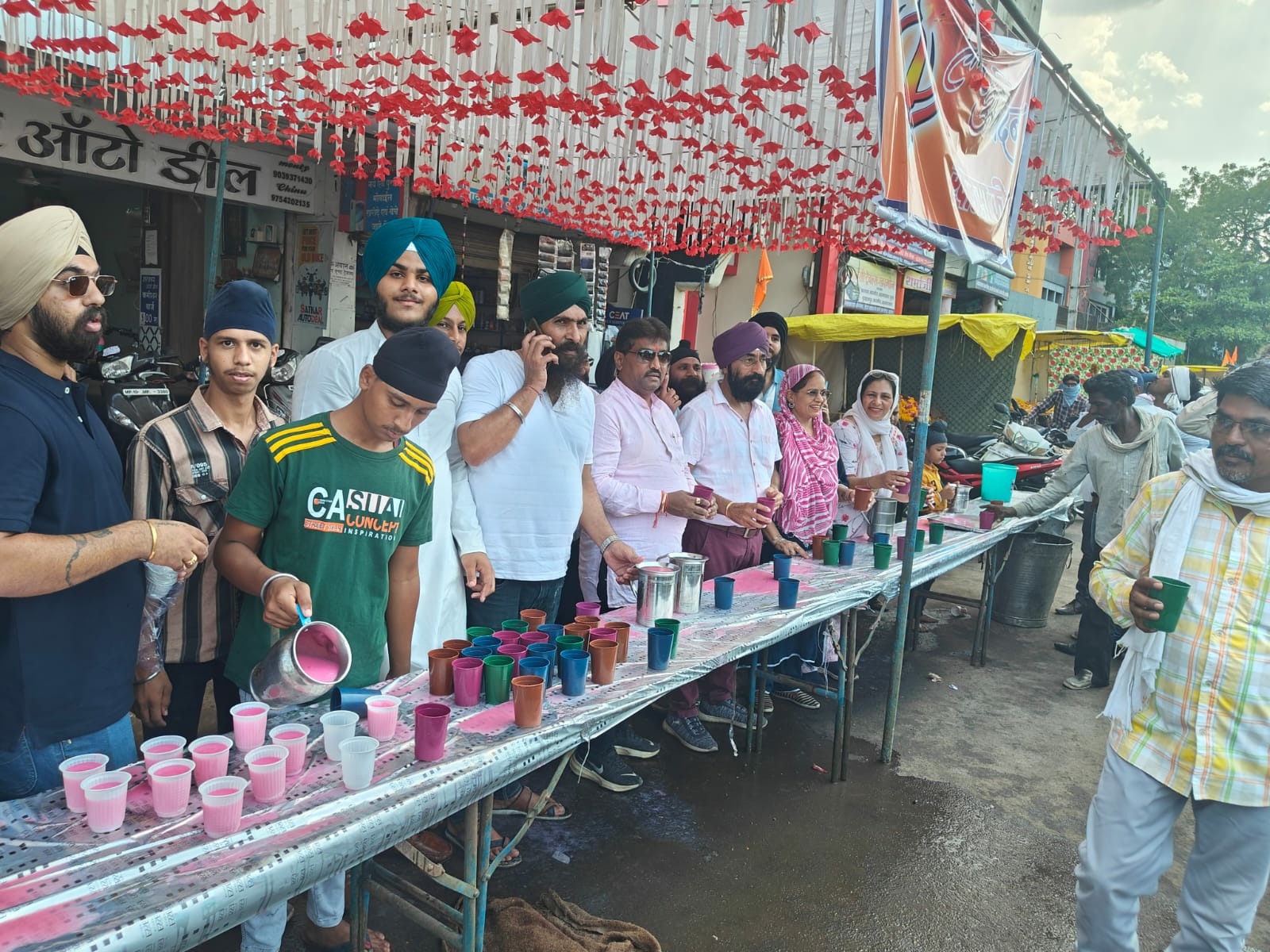 2,000 liters of Chabeel distributed | गुरु अर्जन देव का शहीदी दिवस: 2 ...