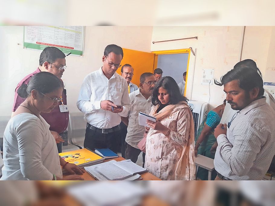 Joint Secretary visited Sadar Hospital, facilities are less in ...