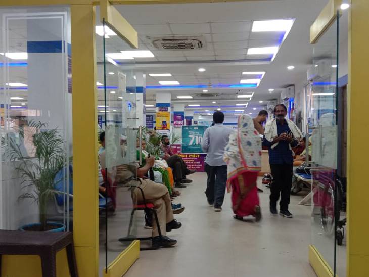 2000 notes are easily deposited in Rewa banks, 3 lakh cash came in the ...