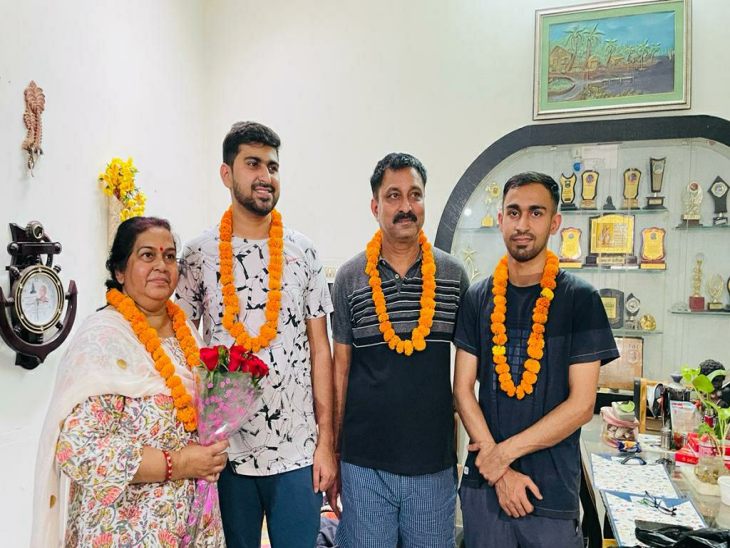 196th rank of Yash Sharma, 318th rank of Pradyun Yadav