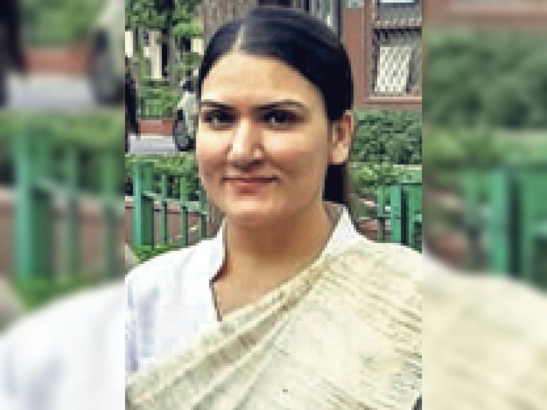 Dimple Chauhan selected from 878th rank in fourth attempt, father ...