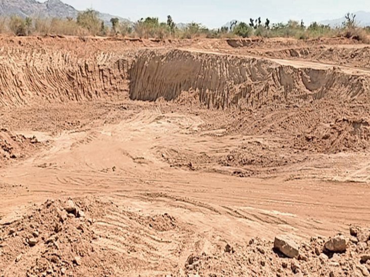 Mining of soil and gravel is being done by following the rules in the ...