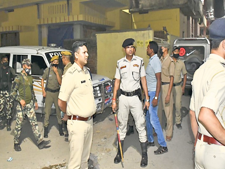 Special raid operation led by SSP, 67 arrested | विशेष छापेमारी अभियान ...