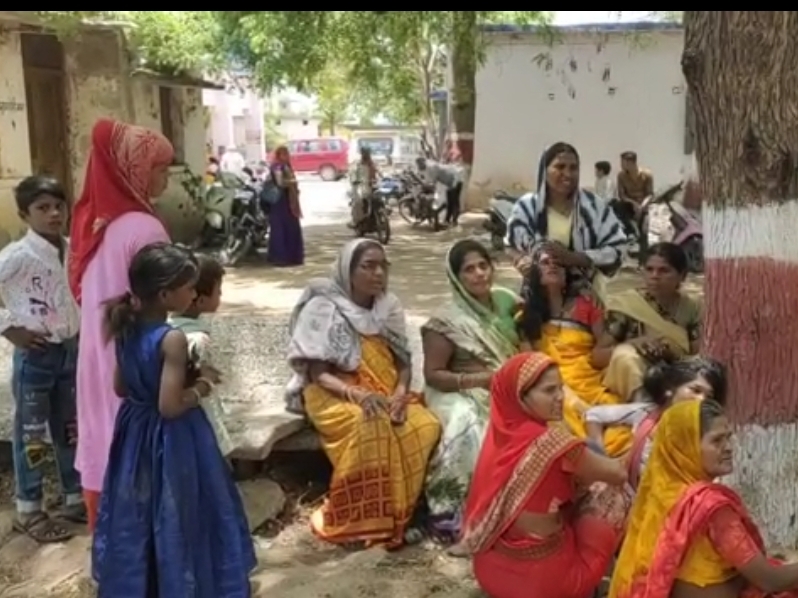 Kasrawad police engaged in investigation, relatives were engaged in ...