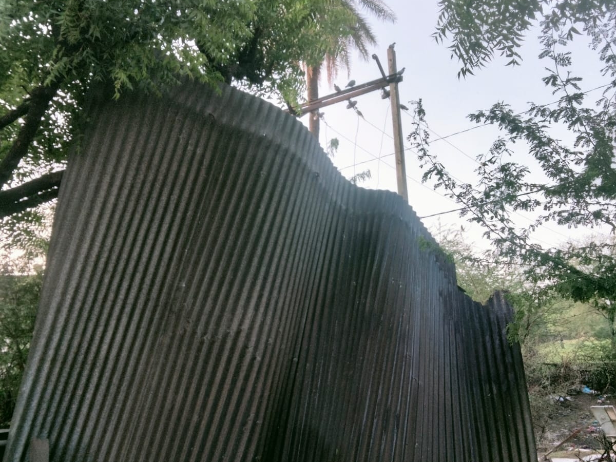 70 meter high tower fell, electric poles, trees also fell | चाकसू में ...