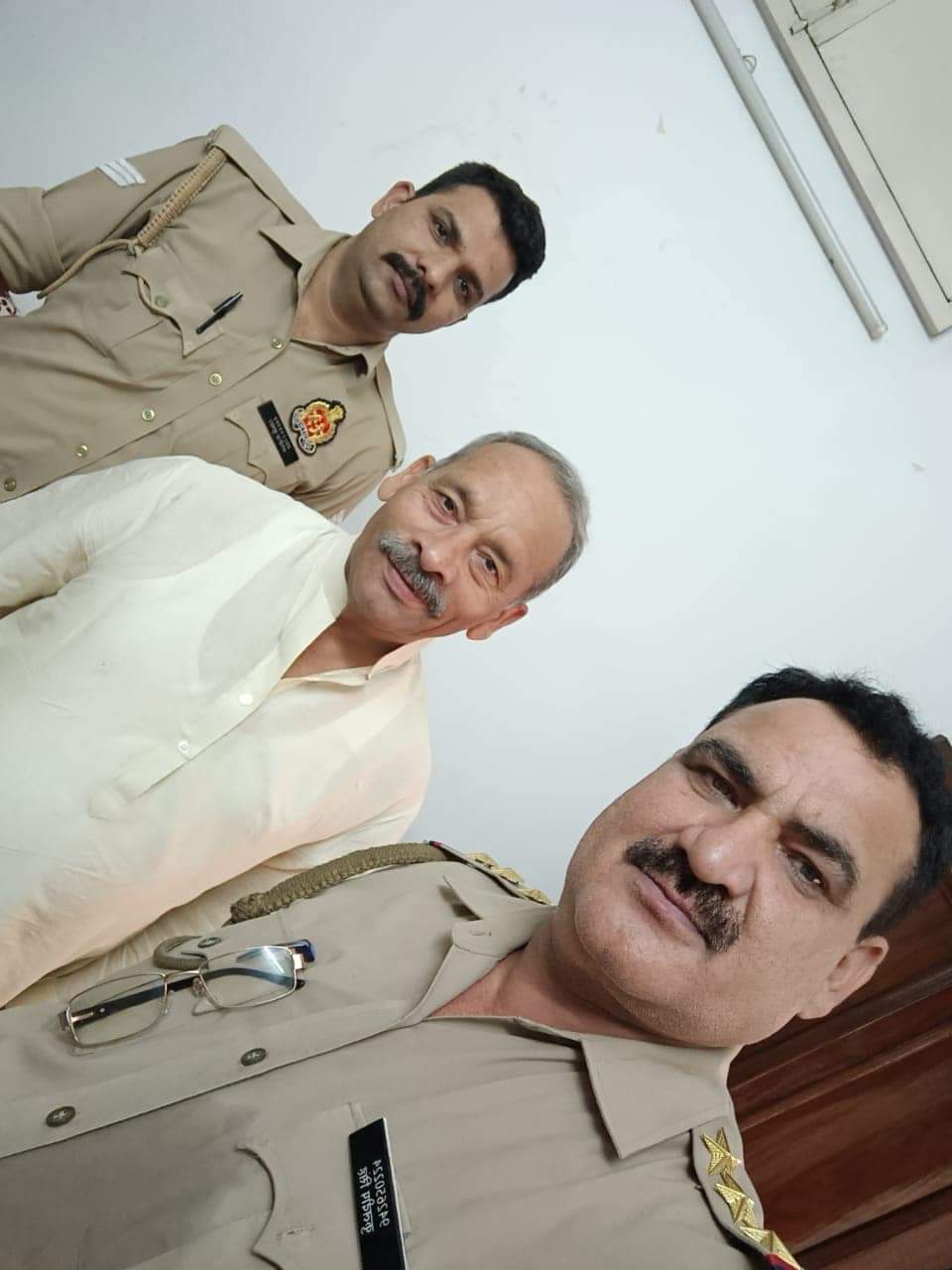 Police guard outside the houses of Bhakiyu, RLD leaders overnight in ...