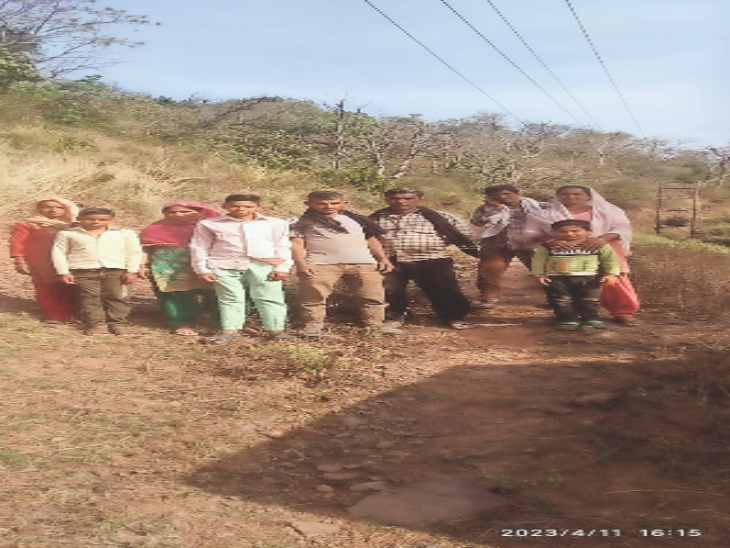 Due to lack of paved road in Dabsu Panchayat, villagers are forced to ...