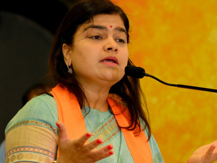 MP Poonam Mahajan said- Modi completed the schemes started before I was ...