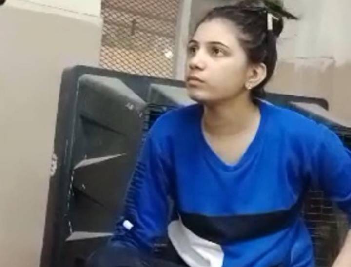 Incident of Azad Nagar police station area, sent the girl to MY | थाने ...