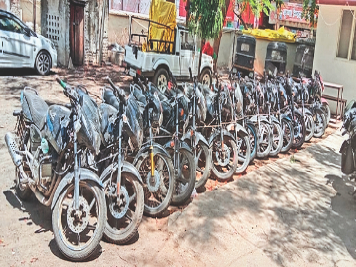 17 gamblers including Ganjbasoda SDM's brother arrested, 17 bikes ...