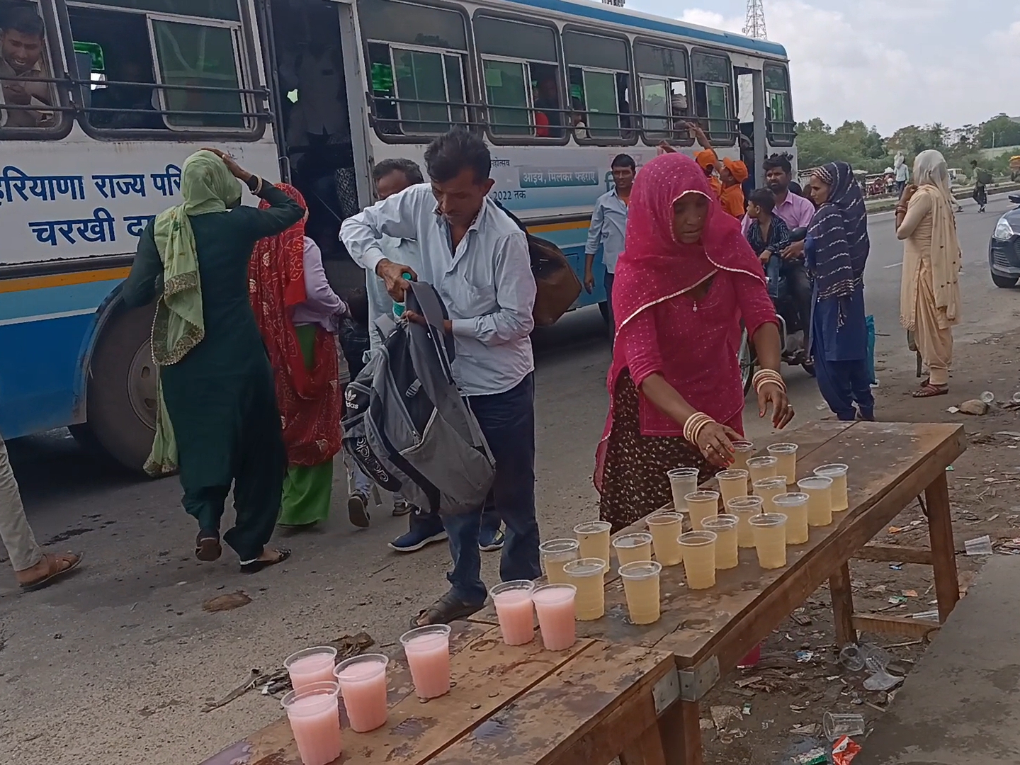 Sharbat was given to people at various places, women kept fast; wish ...