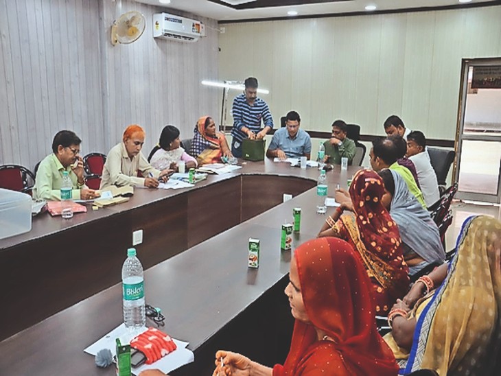 Neeraj has the responsibility of education standing committee, Kavita ...