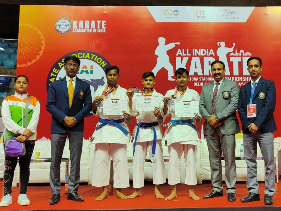 Junior team Kata competition Bina and Khurai players hoisted the flag ...