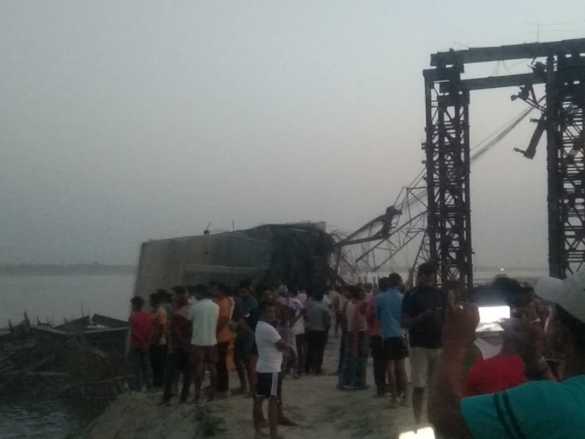 192 meter ready bridge suddenly took water samadhi in river ganga, live ...