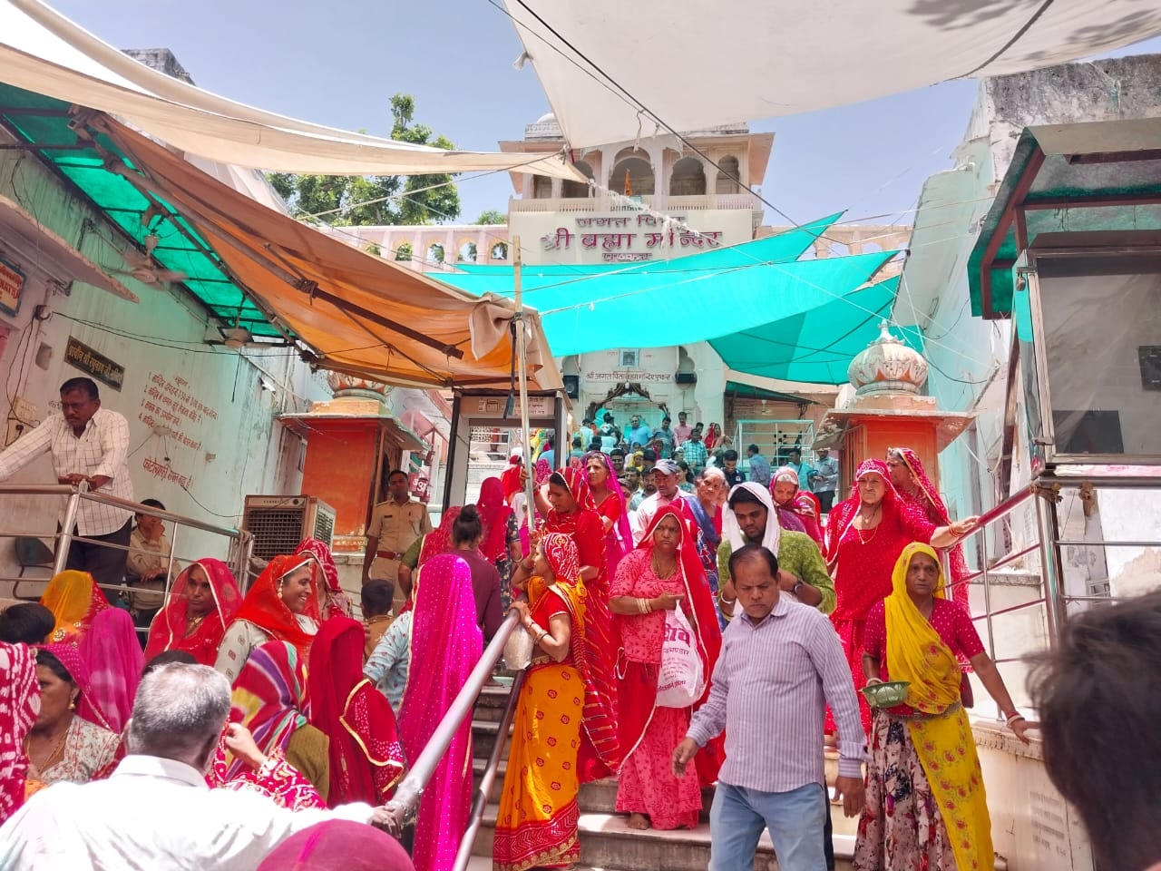 Queues of devotees seen in Brahma temple, people upset due to chaos ...