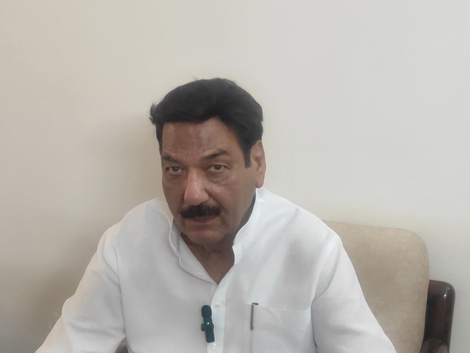 Sampat Singh vs Chautala family, Power Minister Ranjit Singh counter ...