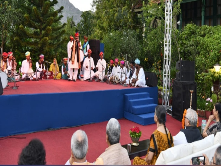 Guests drenched in Rajasthani folk music, singing and dance ...