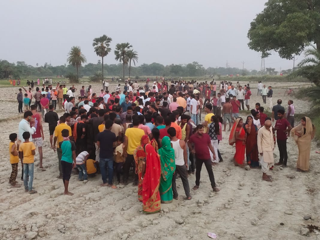 A criminal arrested from the spot, rapid raids are going on for the ...