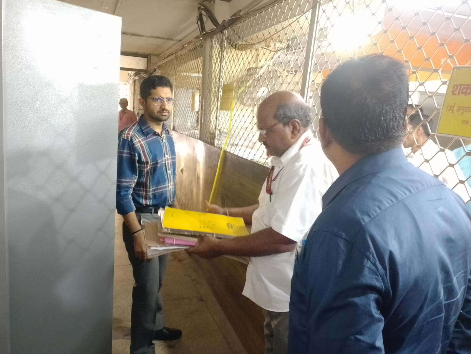 CDO in Varanasi stopped the salary of 7 absent employees Employees ...