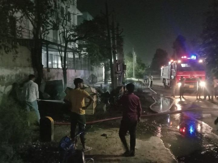 The cylinder exploded with a sharp explosion, the fire engine got ...