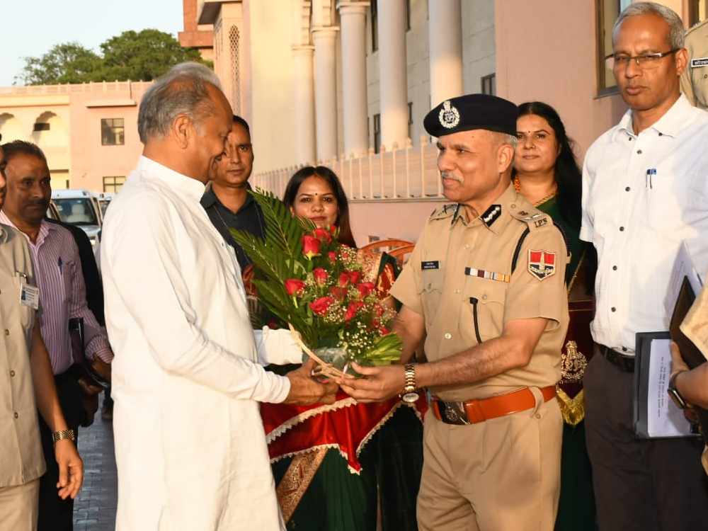 DGP Umesh Mishra briefed the Chief Minister about the crime of 3 months ...