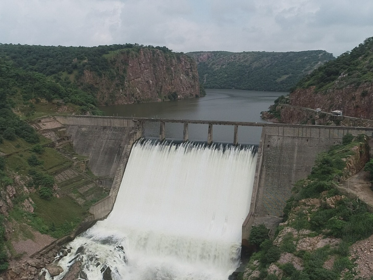 17.10 meters of water left in Jakham of 31 meter filling capacity | तेज ...