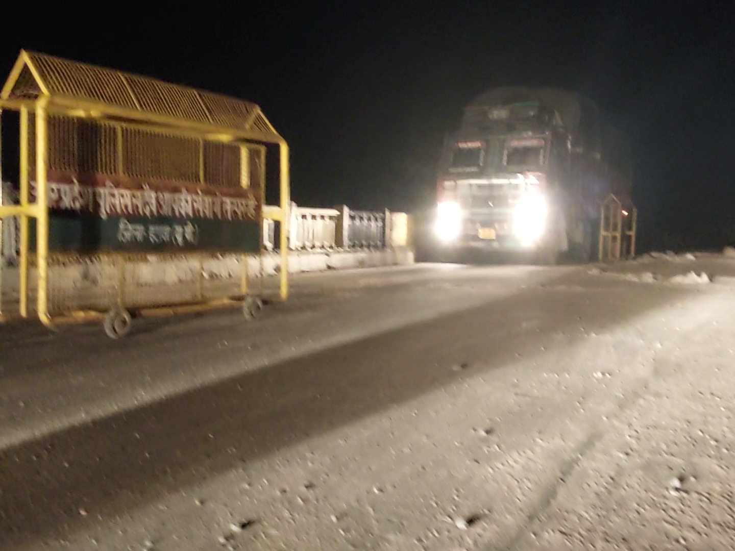 Chambal river bridge connecting UP MP completely closed for large ...