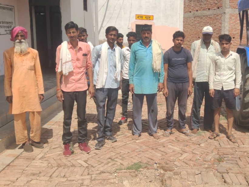 Dead body found hanging in the room with the help of a scarf; Family ...