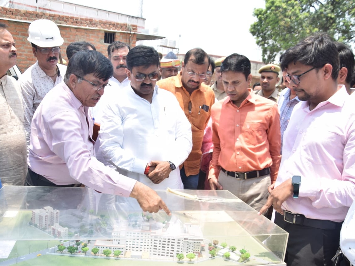 Saw progress with DM MLA and CDO, saw view cutter-3 model | केंद्रीय गृह राज्यमंत्री ने देखा ...