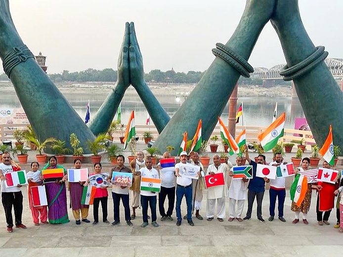 Namami Gange started cleanliness campaign at Namo Ghat in Varanasi ...