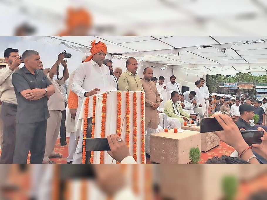 The roads of the villages of Badli, Bahadurgarh, Beri and Jhajjar ...