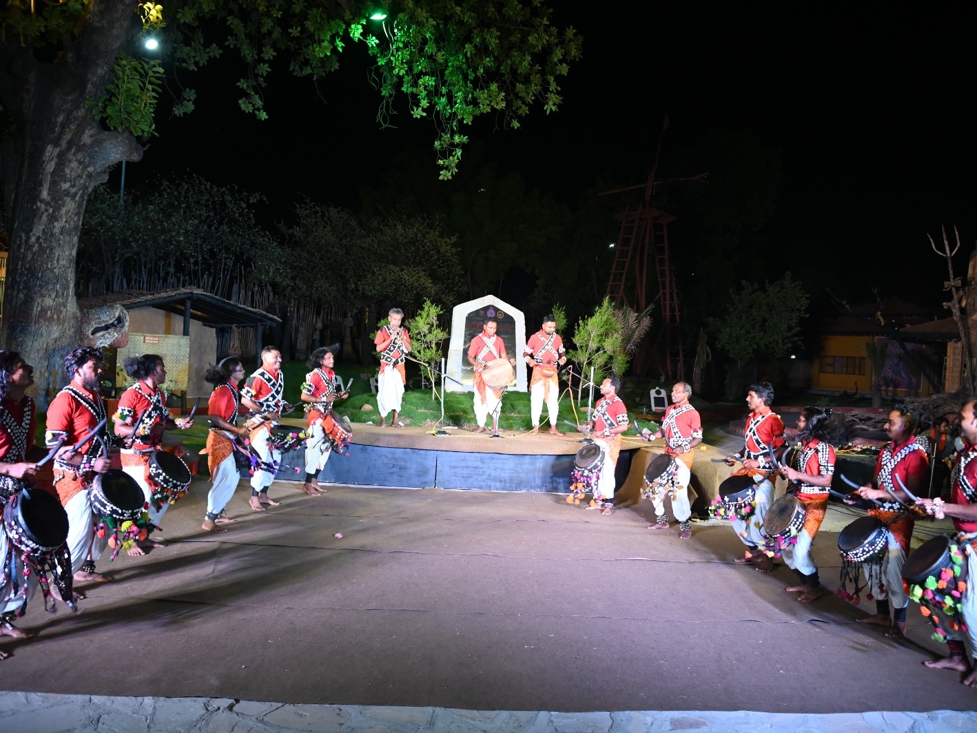 Spectacular presentation of Bundeli folk songs and Gudumba Baja in ...