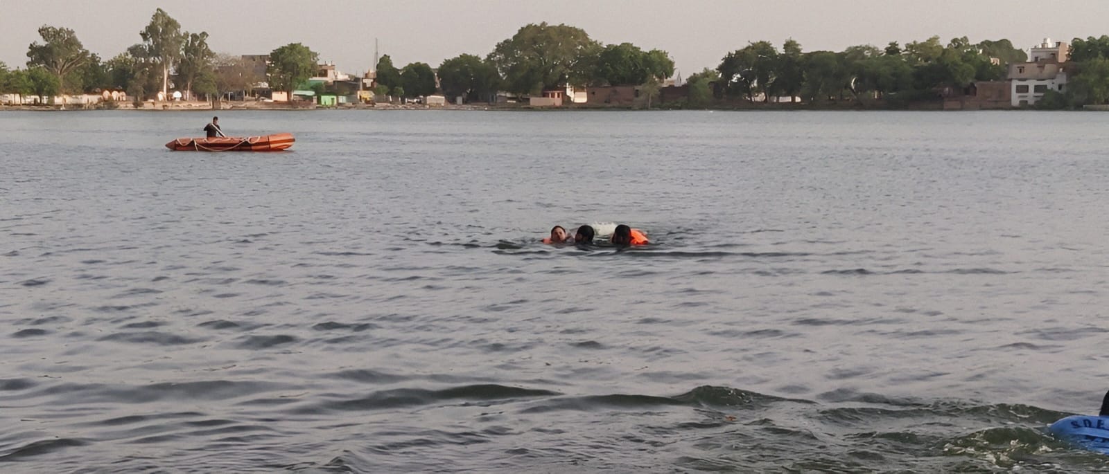 Demonstration of rescue operation by SDERF-Home Guard jawans in Bhind's ...