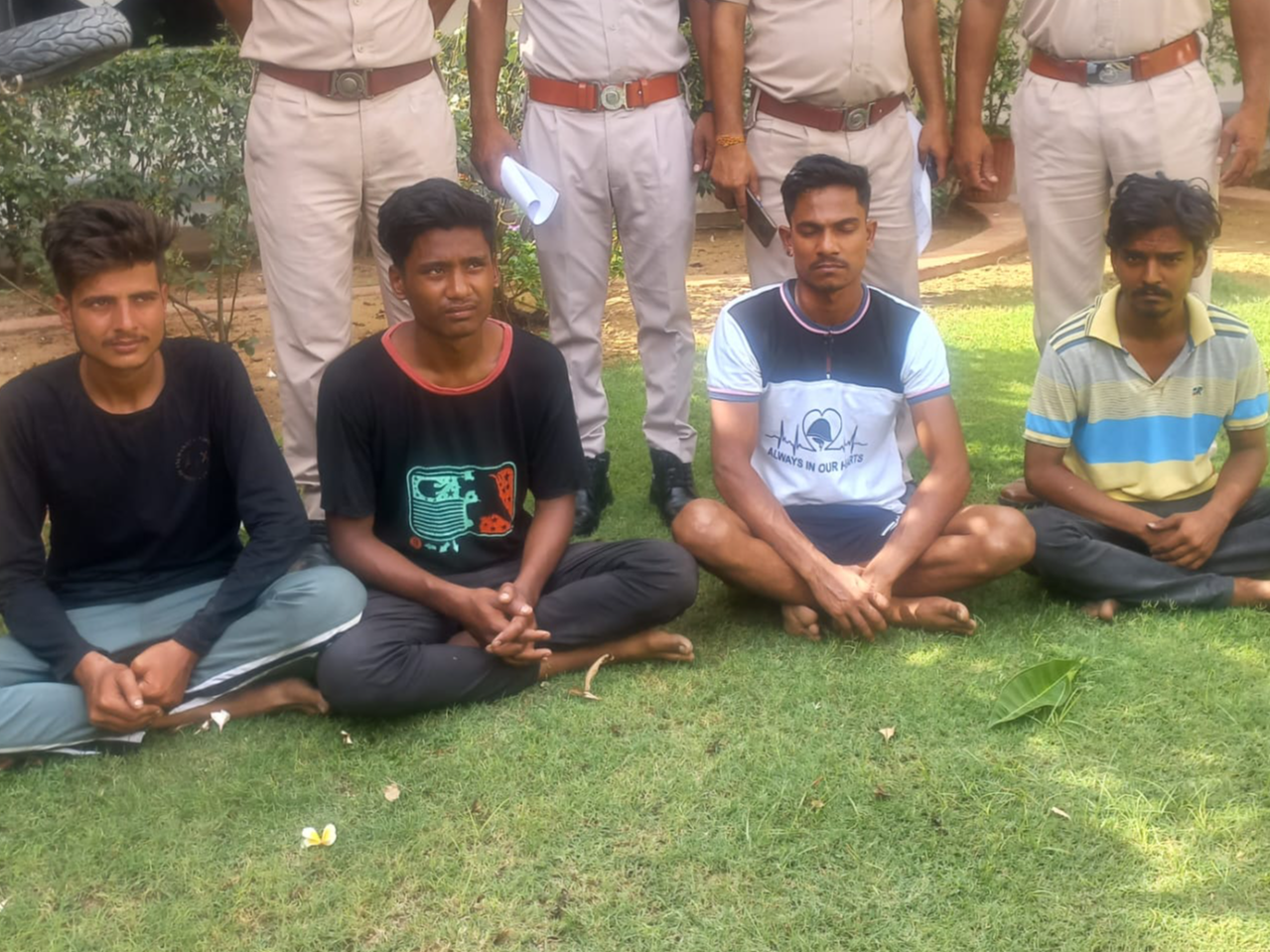 Thieves, crooks, active members of vehicle thieves gang, confessed to ...