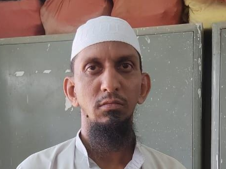 Senior assistant Mustafa Shaikh caught red-handed taking bribe amount ...