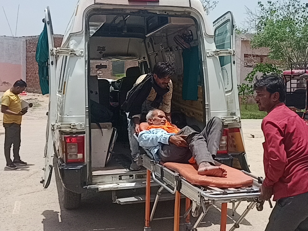 Horrific road accident in Rath, 4 people seriously injured due to high ...