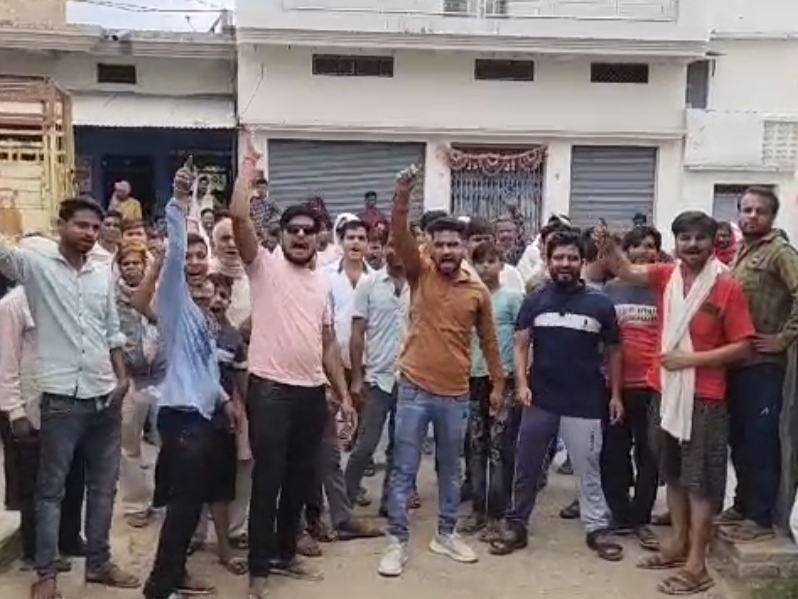 Slogans against the CMO, the shopkeeper is angry with the change of ...