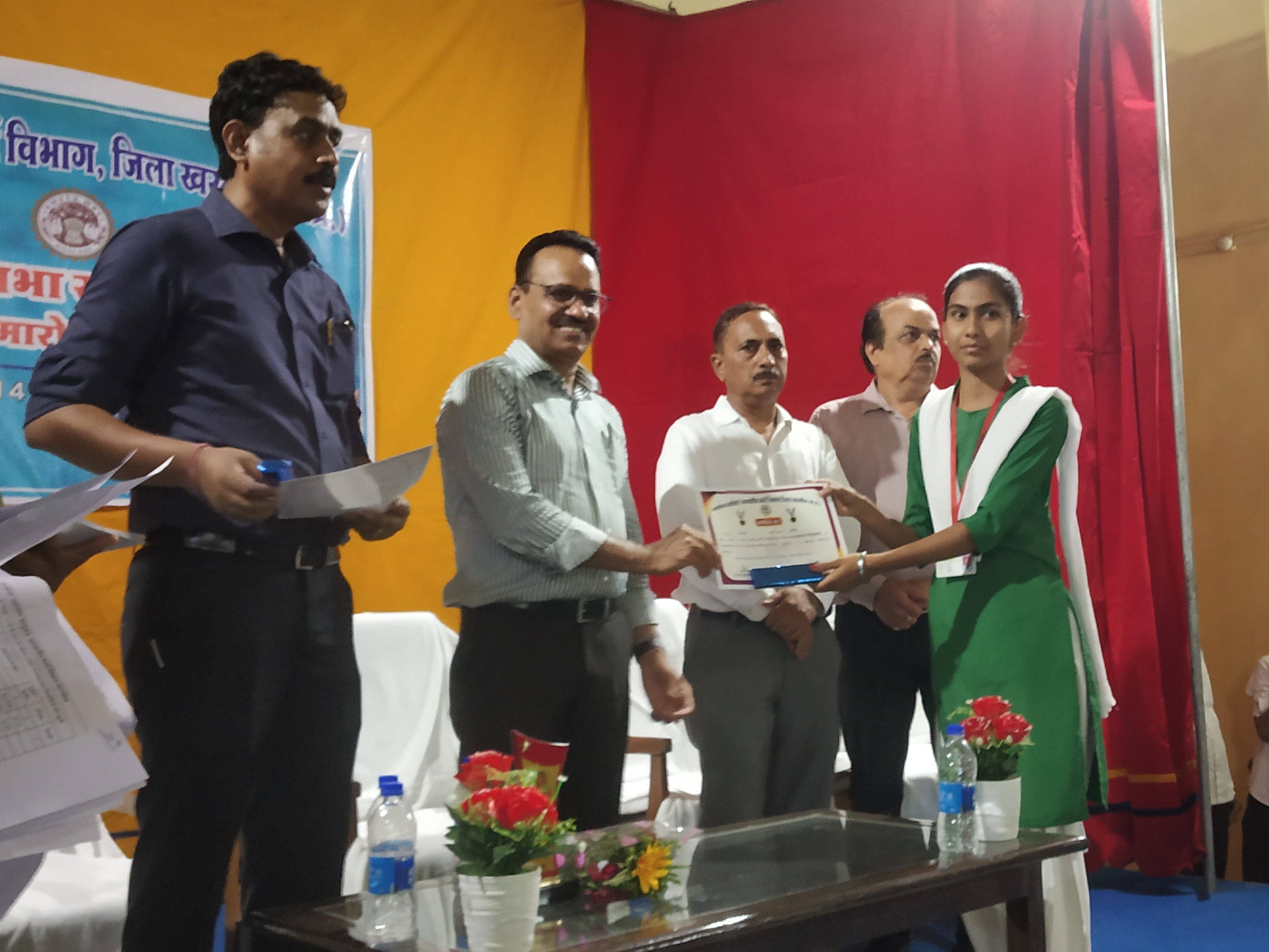 The collector also honored the school principals, said- parents should ...
