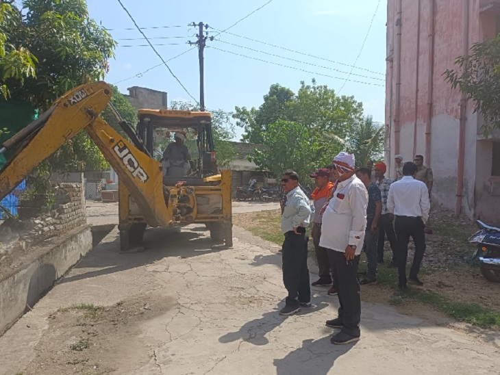 Corporation removed encroachment from government land, action taken at ...
