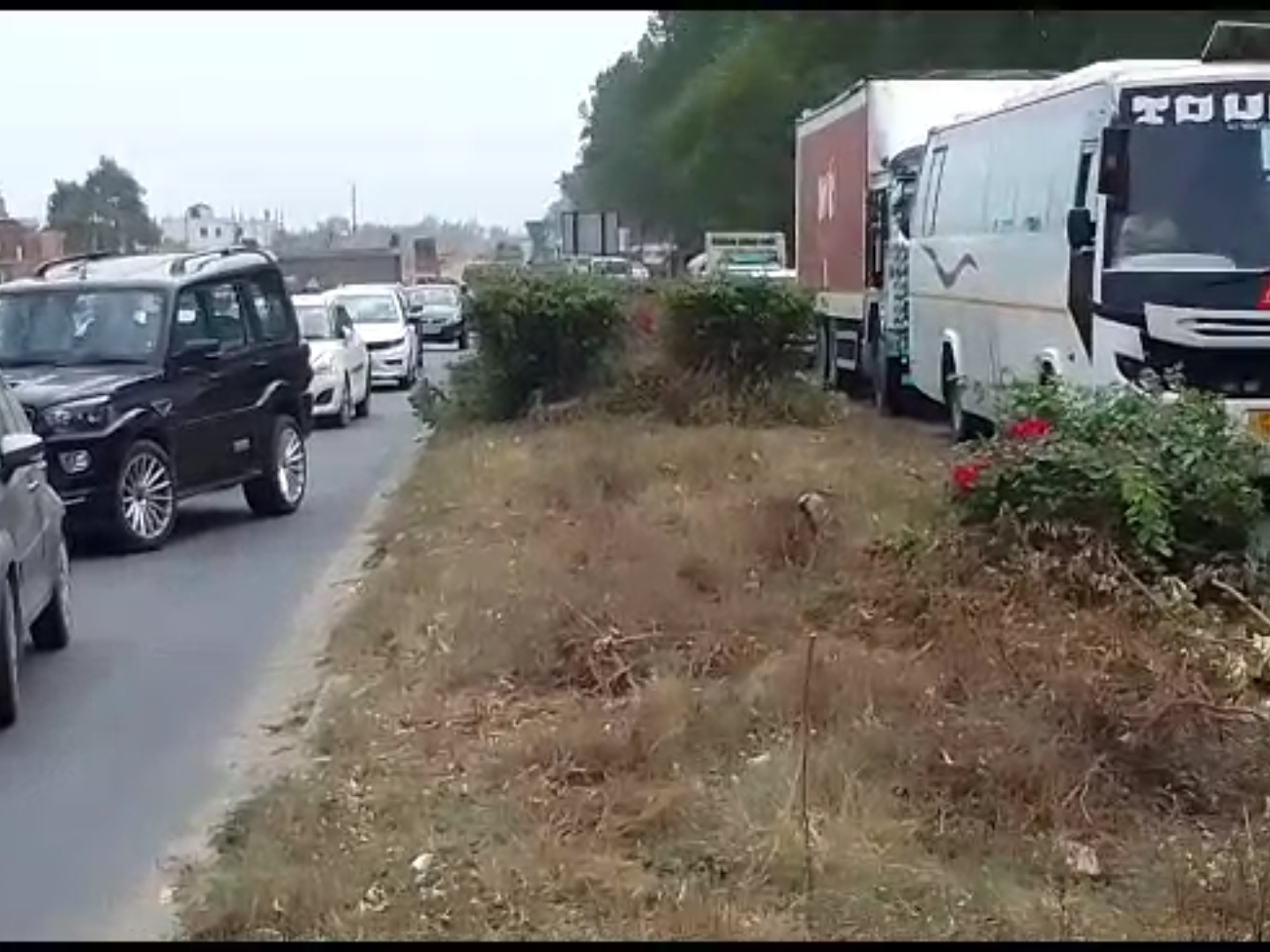 Incident happened in Gajraula area on NH-9, jam on Delhi Highway after the accident | अमरोहा में ...