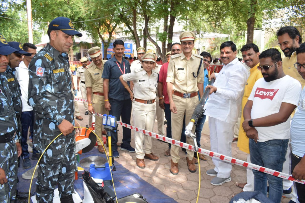 Second phase of Aapda Mitra scheme begins, 150 Aapda Mitras are being ...