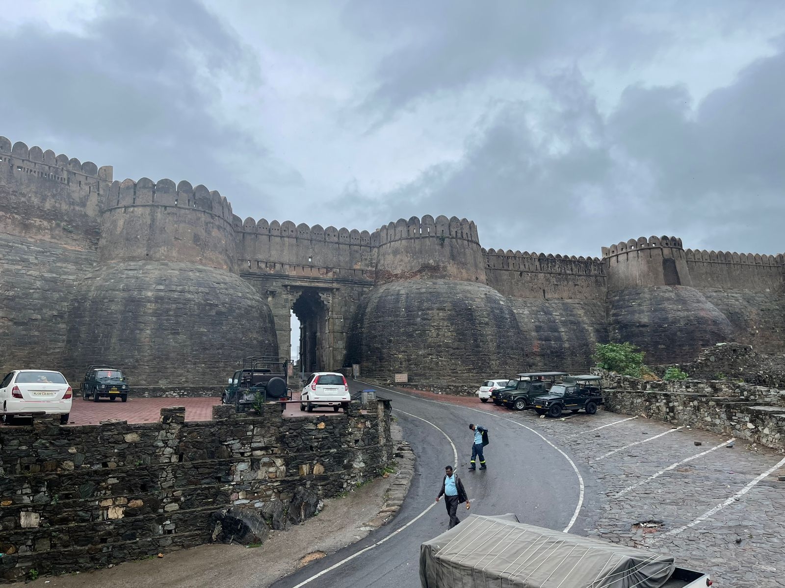 The fort remained closed, tourists could not see the fort of ...