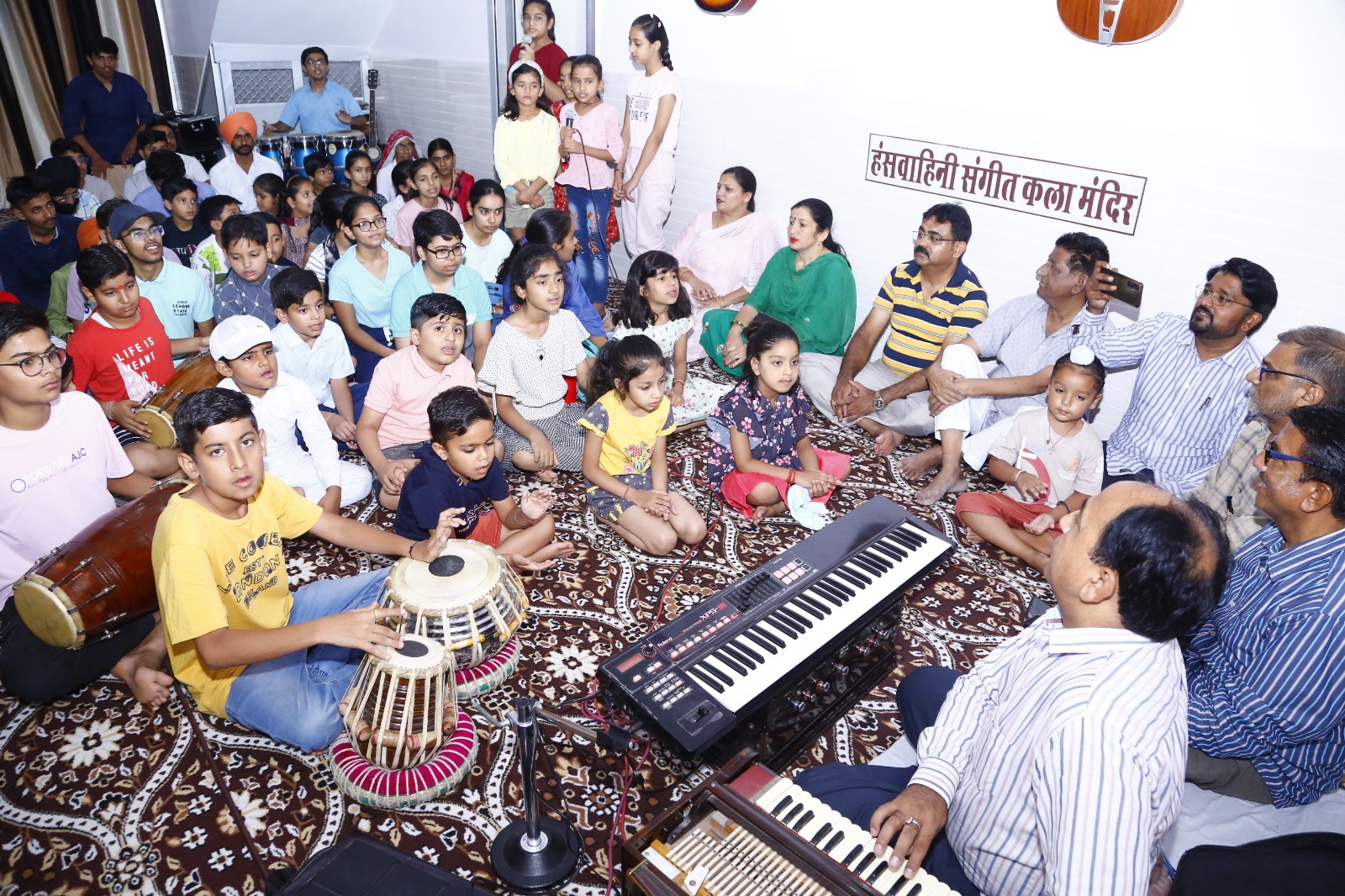 Children gave presentation in Sangeet Kala Mandir | संगीत कला मंदिर में ...