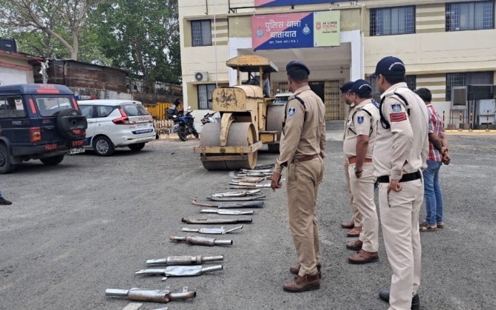 The modified silencer used to make the sound of firecrackers like a ...