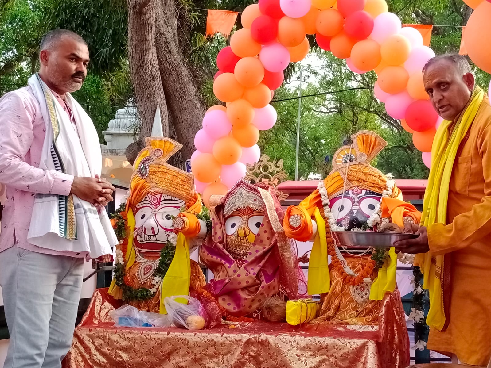 Jai Jai Jagannath... The city echoed with cheers, the chariot was ...