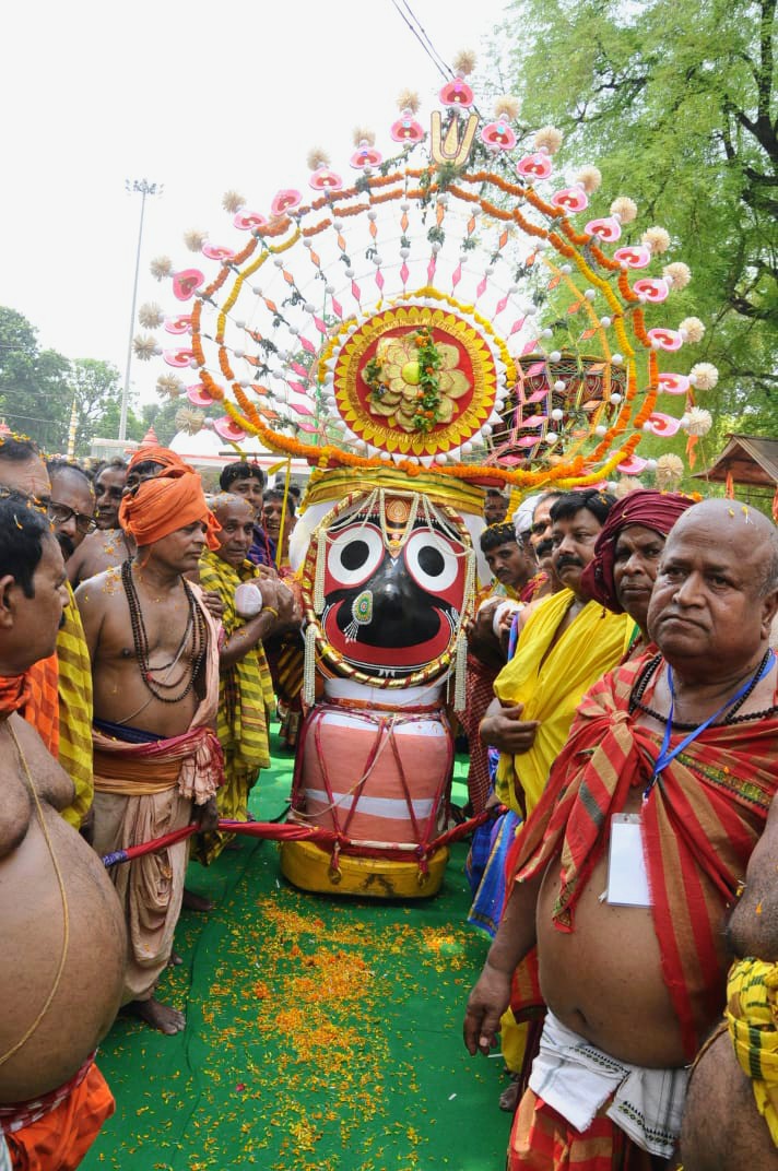Crowd gathered to have a glimpse of Jagannath, Balabhadra and Subhadra ...